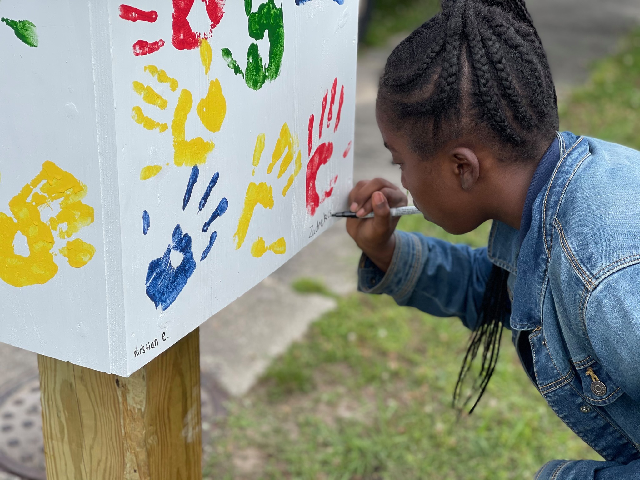 How a Little Free Library Can Promote Literacy – Club Experience Blog